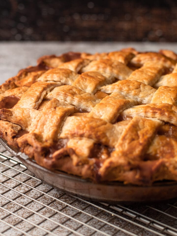 How to Blind Bake Pie Crust - Everyday Pie