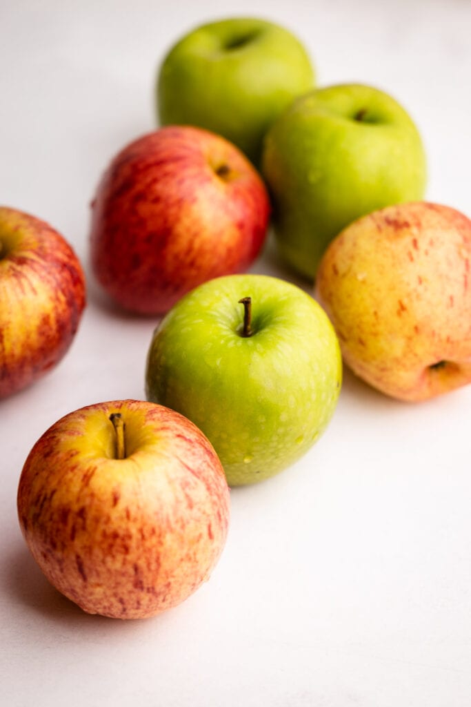 Best Apples for Apple Pie - Everyday Pie