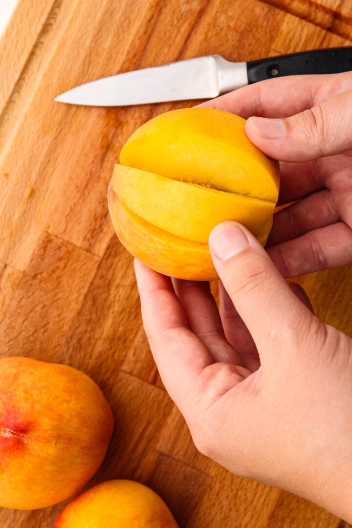 How to Freeze Peaches - Everyday Pie
