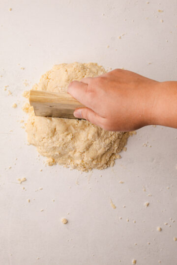 How to Make Pie Crust By Hand - Everyday Pie