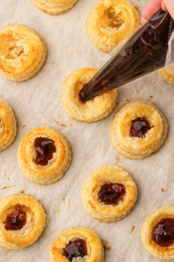 Brie and Jam Puff Pastry Bites - Everyday Pie