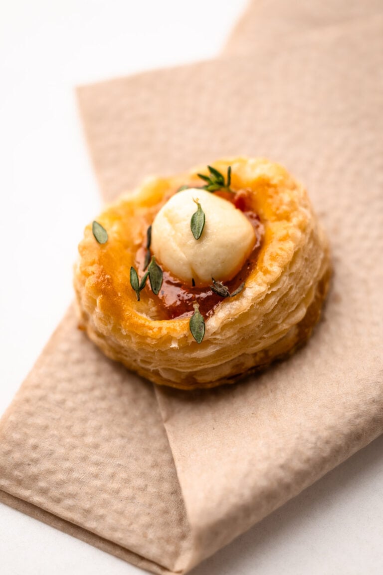 Cream Cheese and Pepper Jelly Puff Pastry Bites - Everyday Pie